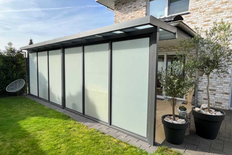Maßgefertigter Sicht- & Windschutz für Balkon & Terrasse | Balkon-Profis